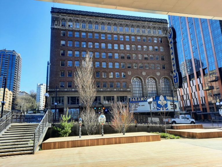 The Paramount’s Apartments: 1bd/1ba, Showstopping Location » The Urbanist