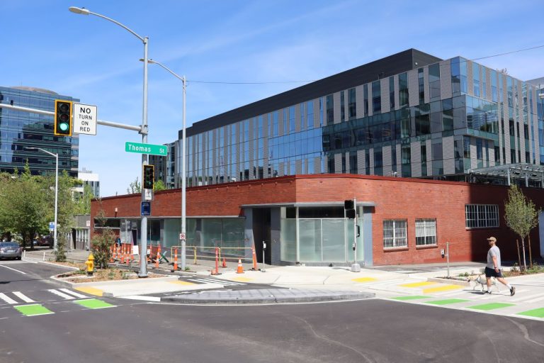 Seattle’s First Protected Intersection Opens at Dexter and Thomas » The ...