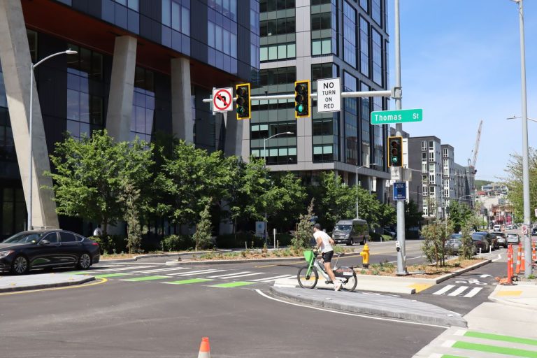 Seattle’s First Protected Intersection Opens at Dexter and Thomas » The ...