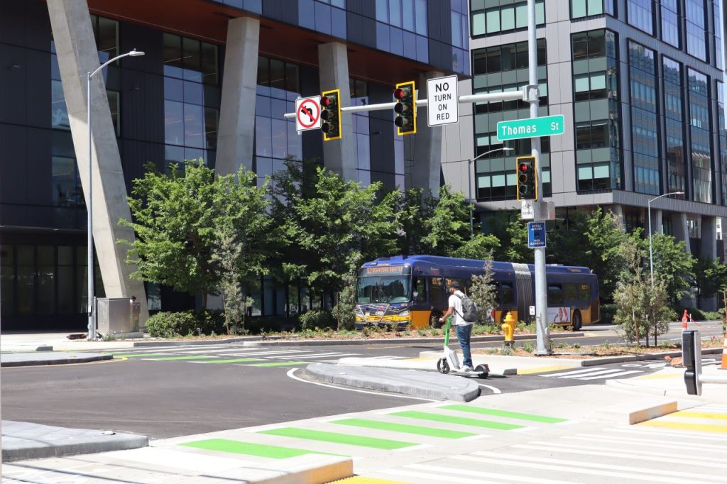 Seattle’s First Protected Intersection Opens at Dexter and Thomas » The ...