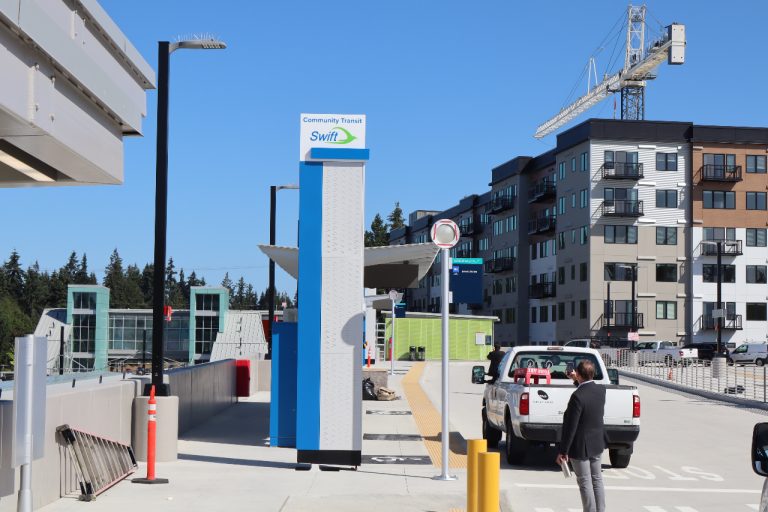 Lynnwood Link Brings Huge Ridership Boost to Community Transit’s Swift ...