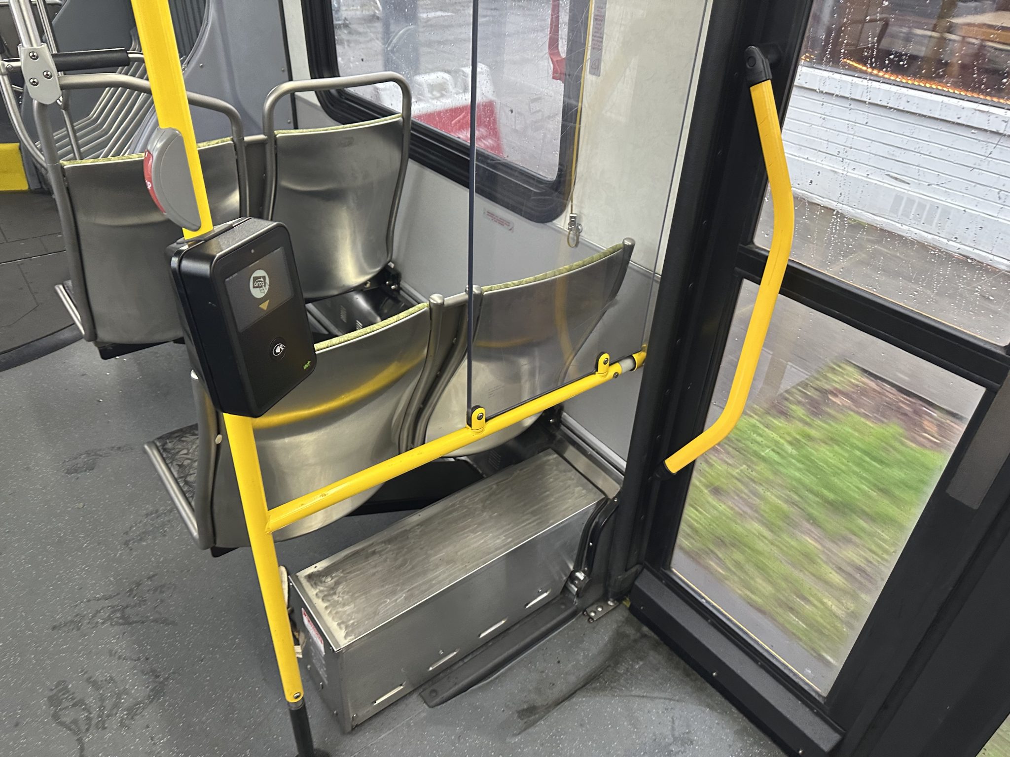 King County Metro Installing ORCA Readers for All-Door Boarding ...